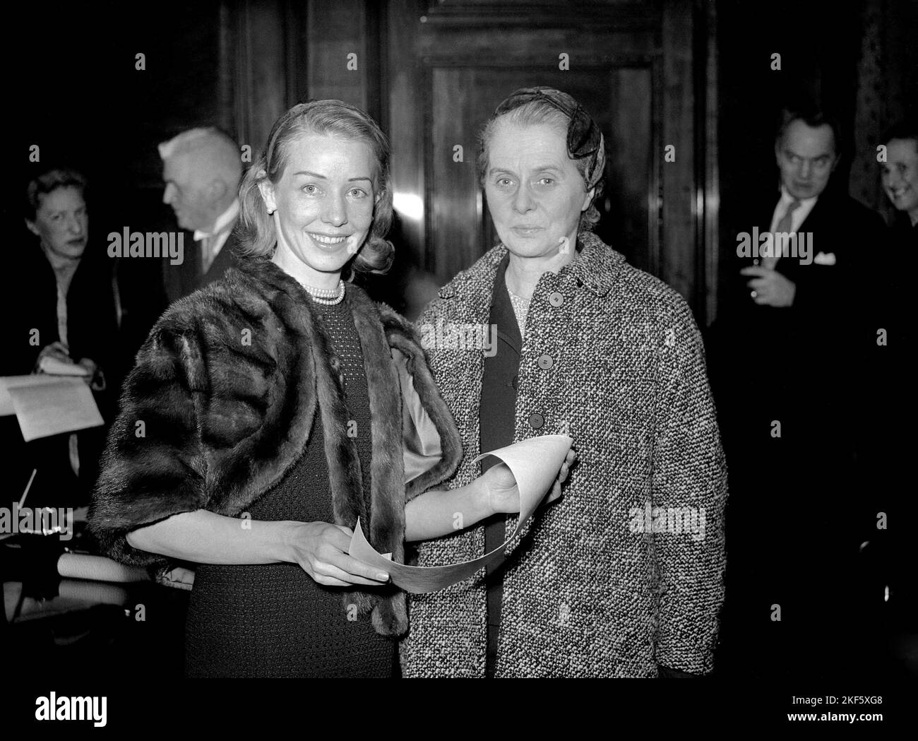 Ballet dancer Nadia Nerina (left)at the presentation of her Fellowship ...