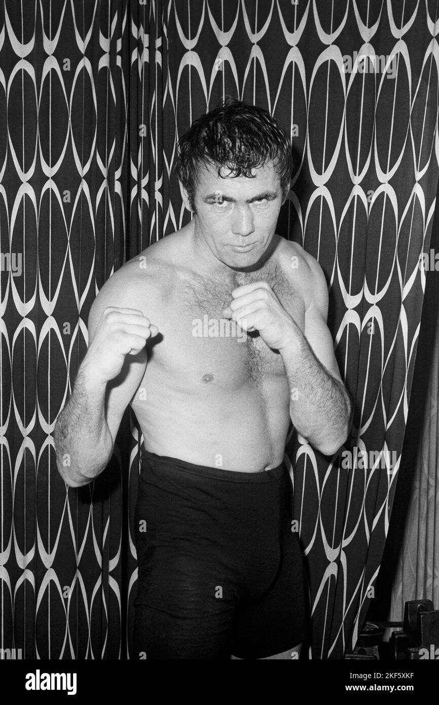 Chris Finnegan in a sparring pose before his title fight with John ...