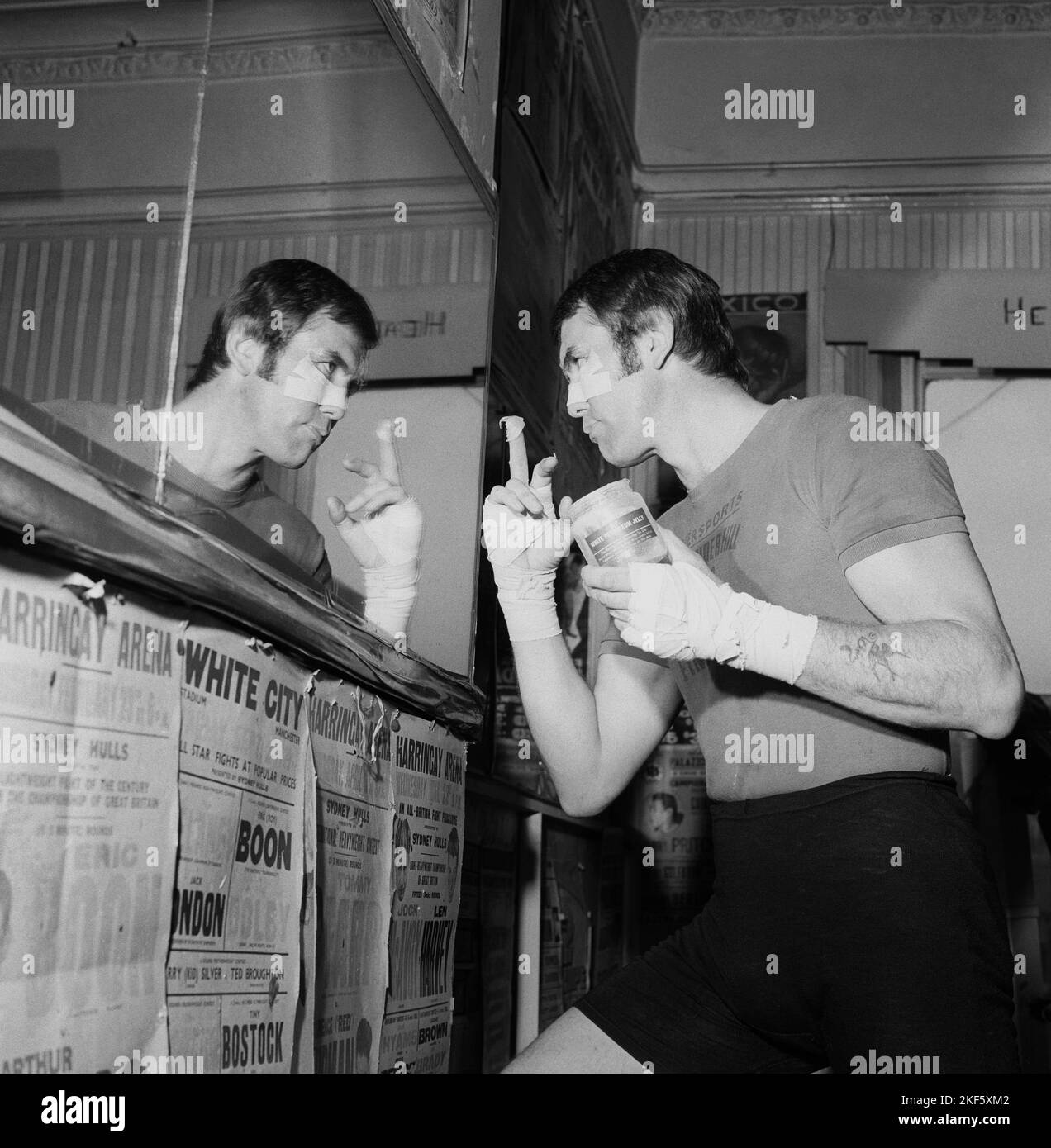 Light heavyweight boxer Chris Finnegan vaselining himself at the Craven ...