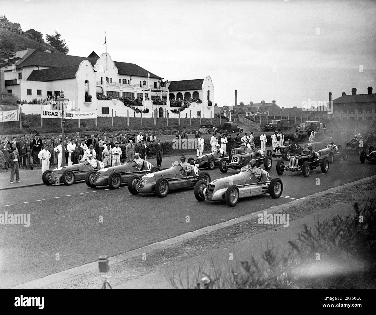 The cars line up at the start: (front row, l-r) Raymond Sommer, Louis ...