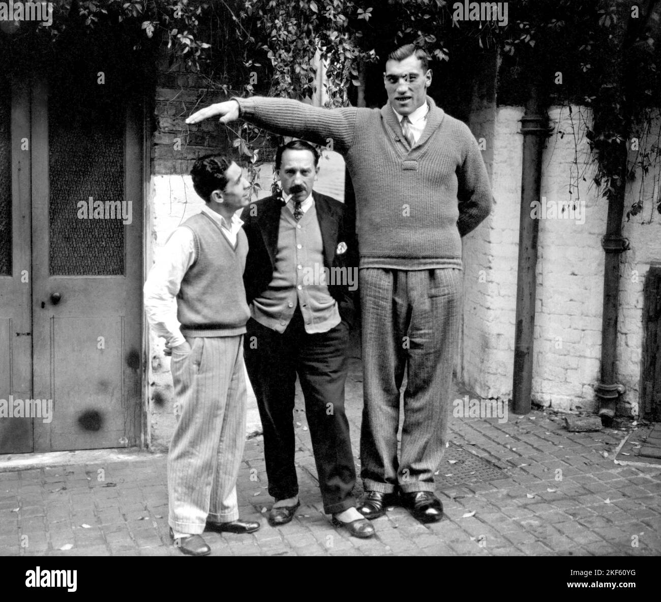 Italian heavyweight boxer Primo Carnera Stock Photo - Alamy