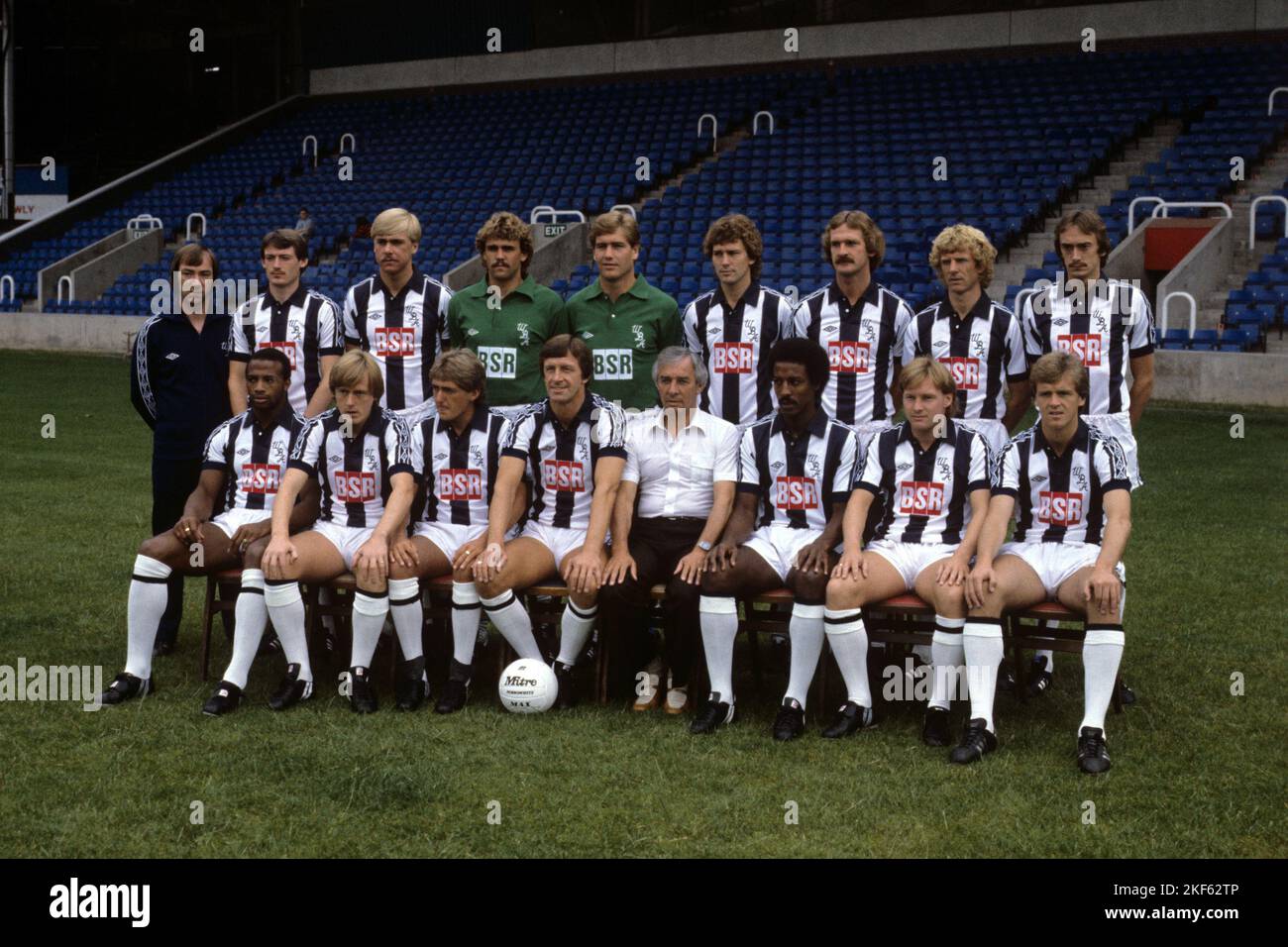 West Bromwich Albion team group (Back row, L-R) Richard Roberts ...
