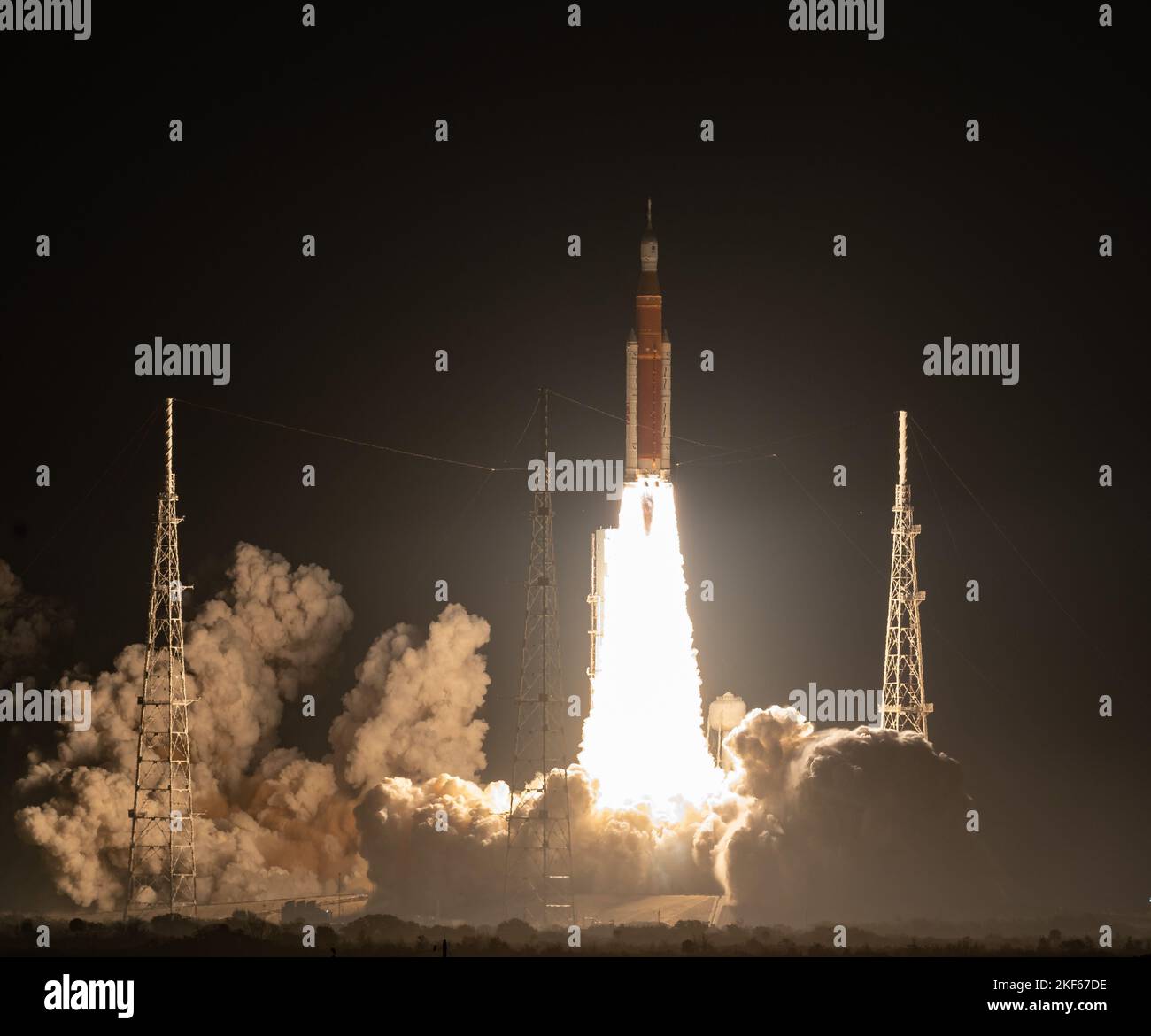 Cape Canaveral, USA. 16th Nov, 2022. NASA's Space Launch System rocket carrying the Orion ...
