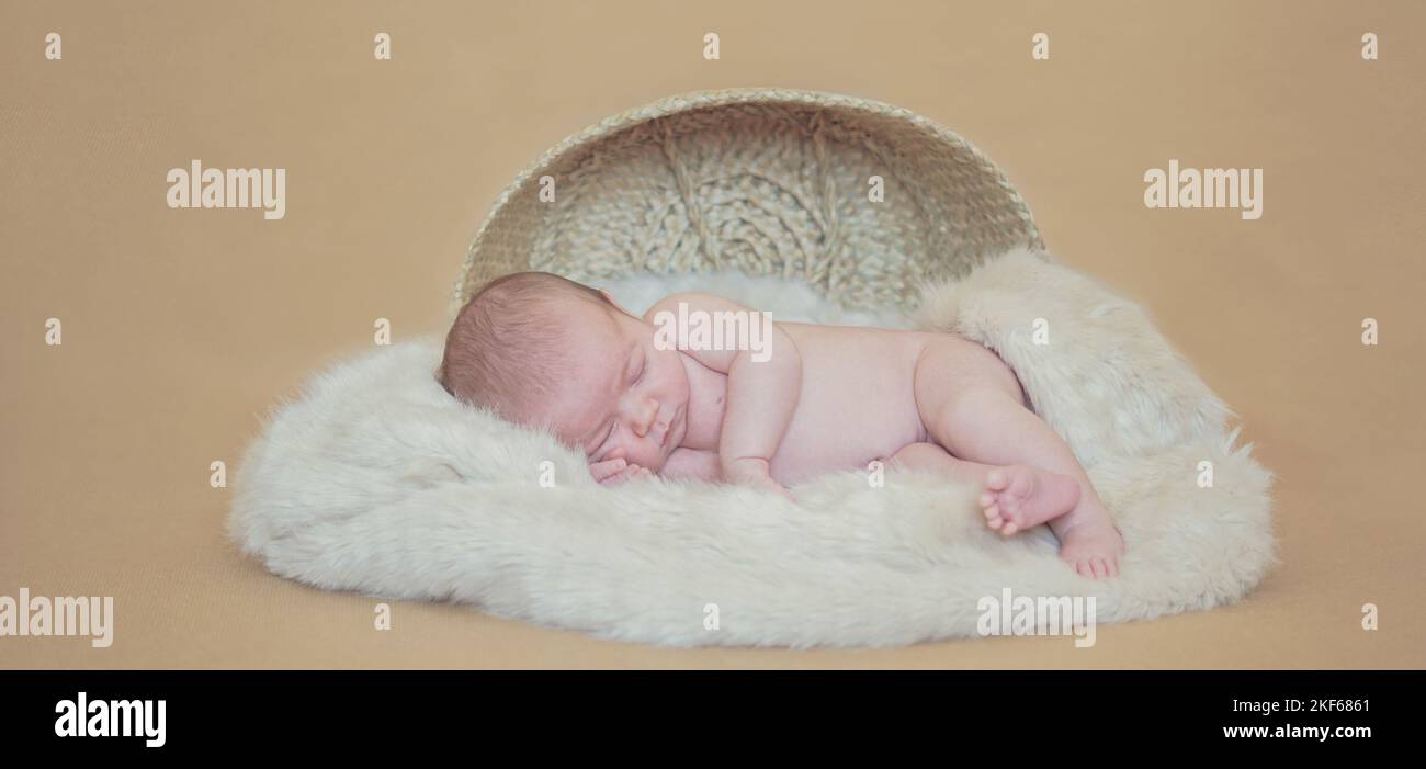 Newborn shooting in aesthetic studio - Cute little baby sleeping ...
