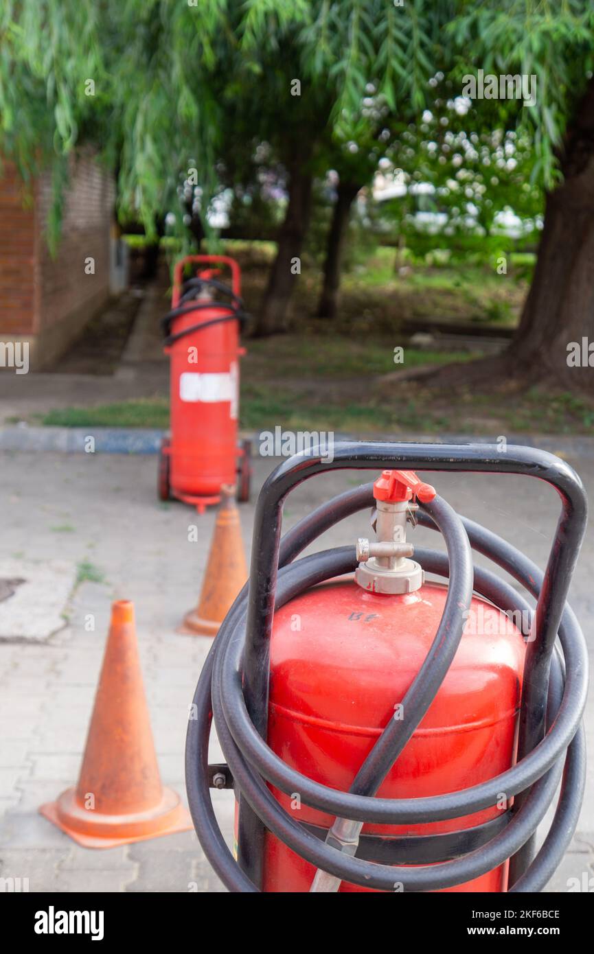 Industrial gas cylinders construction hi-res stock photography and ...