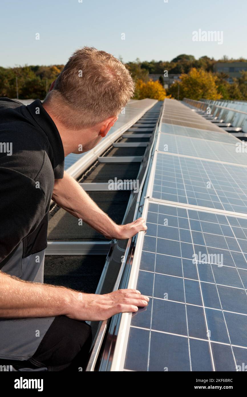 Shoulder replacement hi-res stock photography and images - Alamy