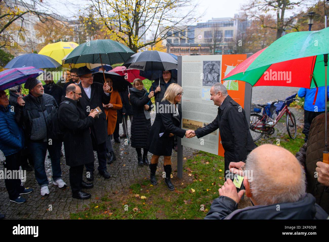 Magdeburg, Germany. 16th Nov, 2022. Simone Borris (independent, l ...