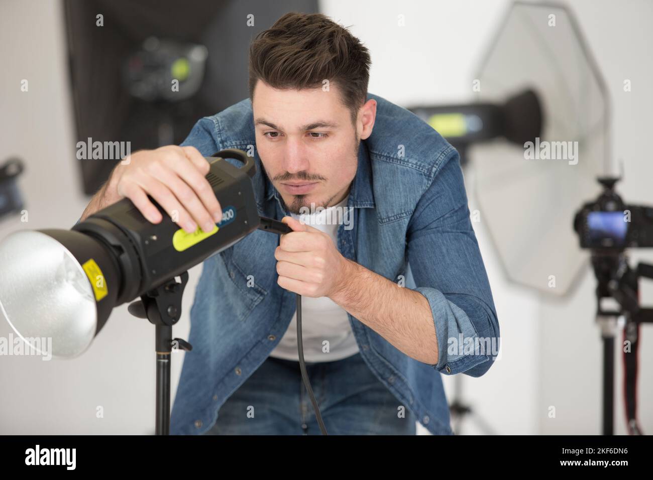 Preparing for photoshoot hi-res stock photography and images - Alamy