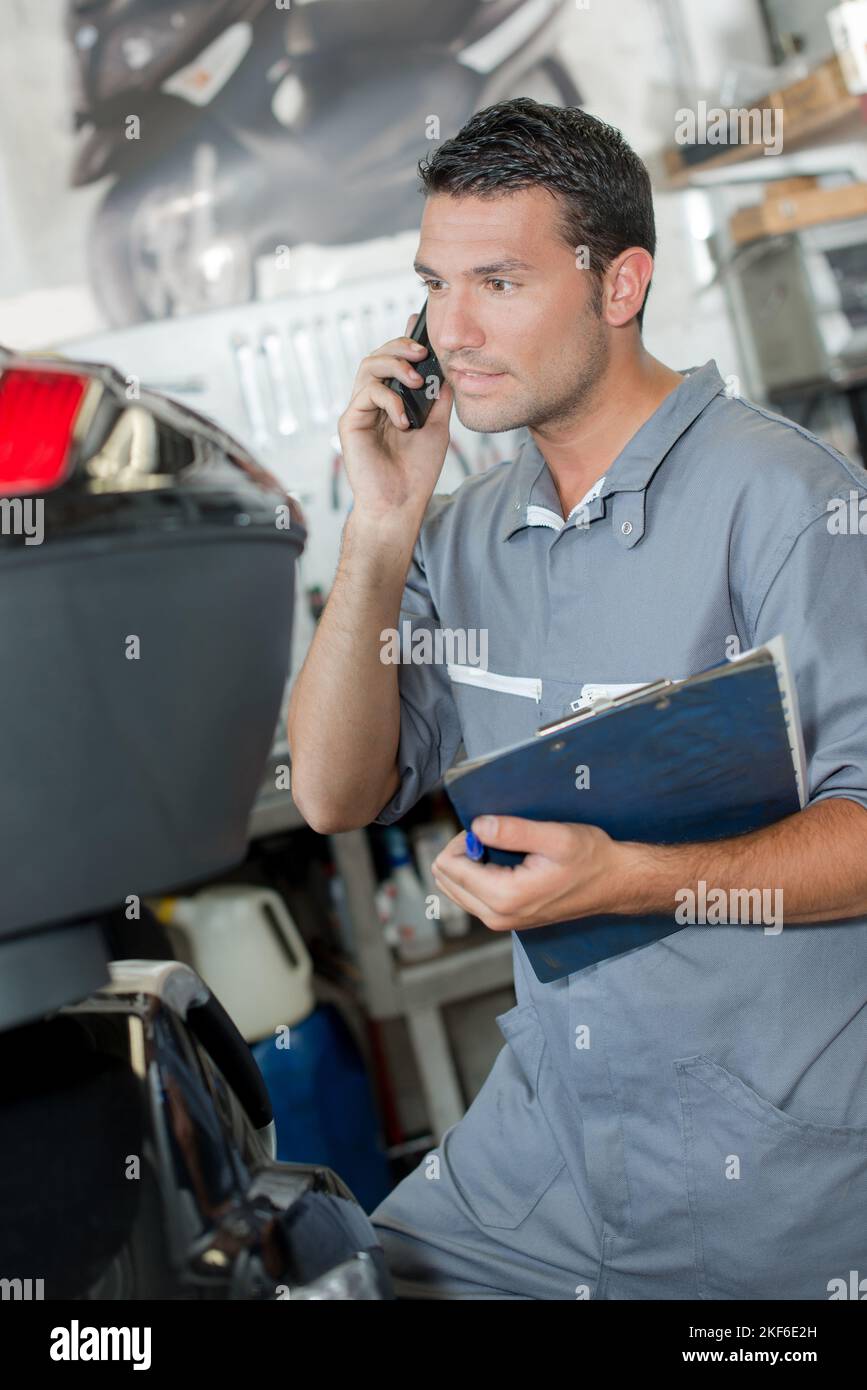 Helpful telephone hi-res stock photography and images - Alamy
