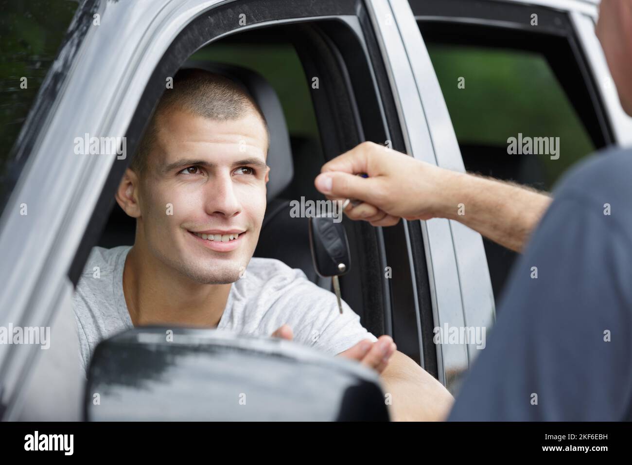 Valet parking and keys hi-res stock photography and images - Alamy