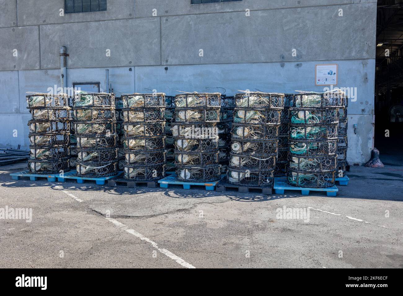 Lobster nets hi-res stock photography and images - Alamy