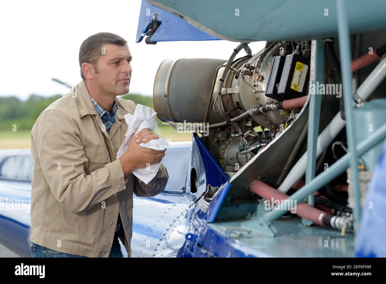 Dismantling production hi-res stock photography and images - Alamy