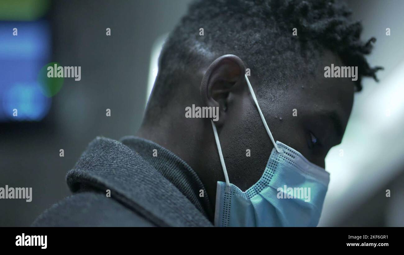 Black man wearing covid-19 face mask prevention Stock Photo - Alamy