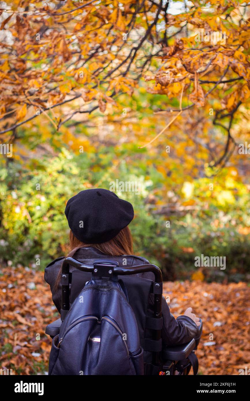 Beautiful woman nature fall hi-res stock photography and images - Alamy