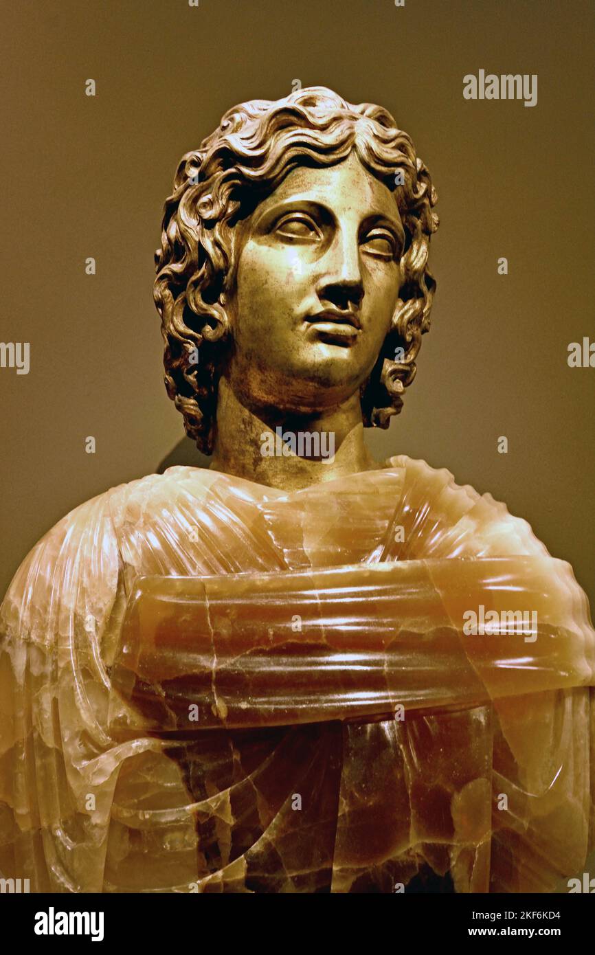 Italian relief sculpture hi-res stock photography and images - Alamy