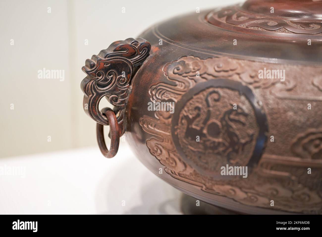 A close-up of an exquisite traditional Chinese pottery Stock Photo - Alamy