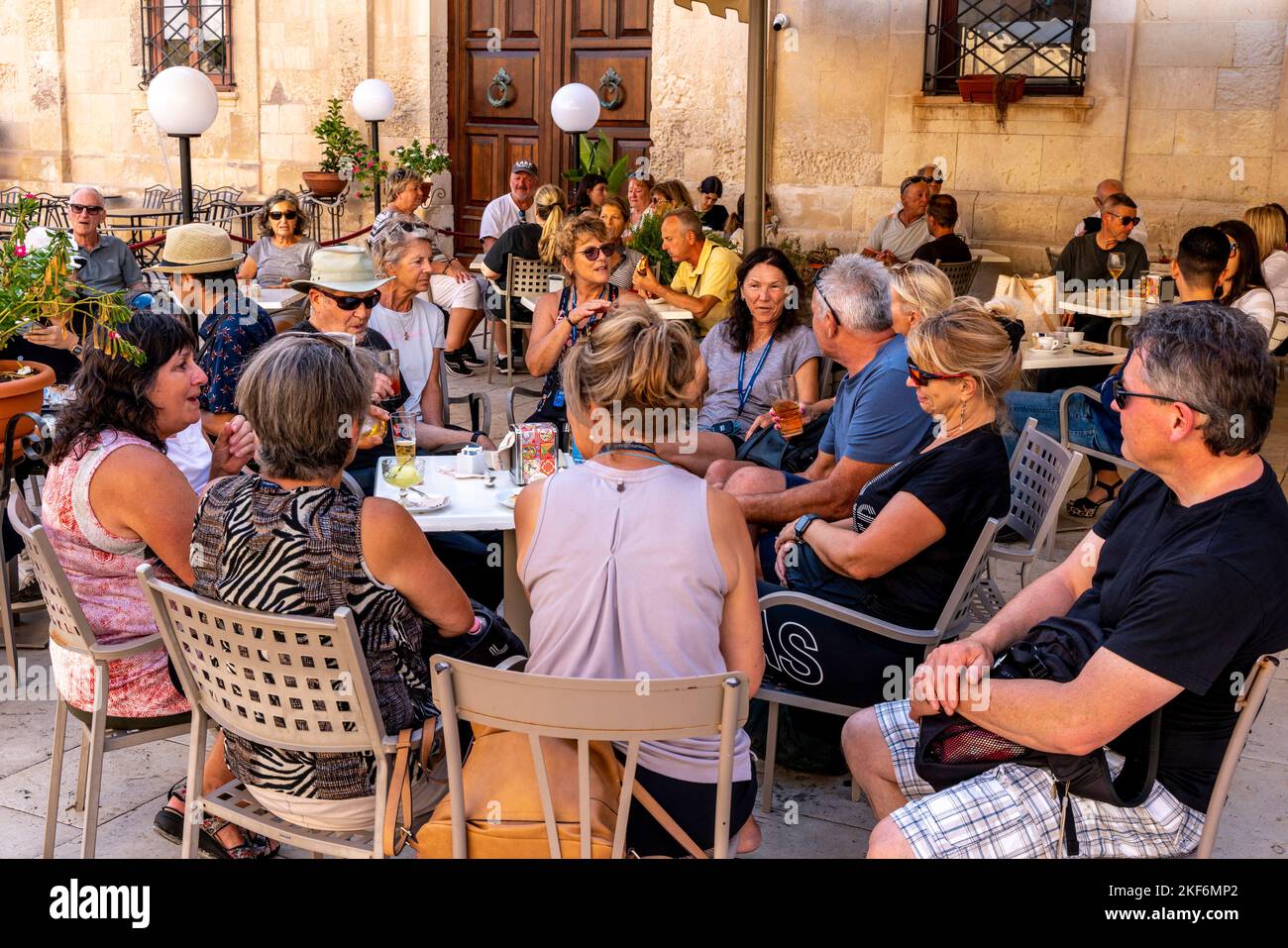 Customers sitting talking chatting hi-res stock photography and images ...