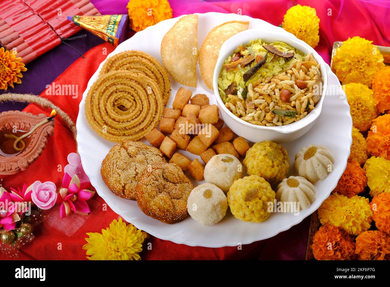 Diwali snacks Diwali faral, Diwali Special sweet and salty snacks ...