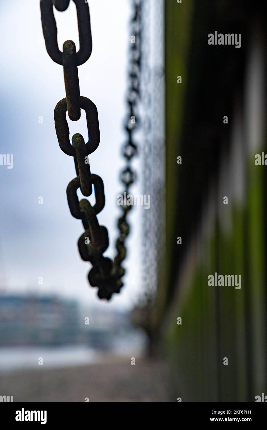 Thames embarkment hi-res stock photography and images - Alamy