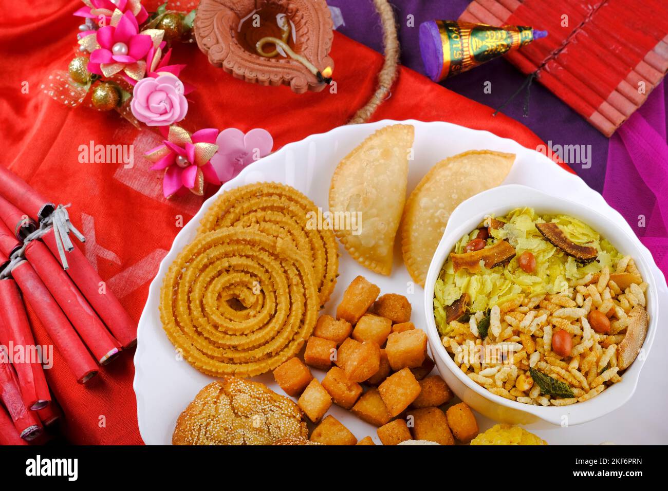 Diwali snacks Diwali faral, Diwali Special sweet and salty snacks ...