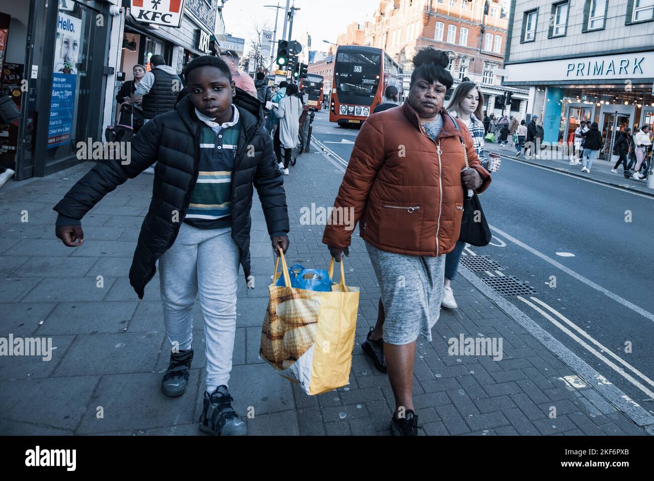 Shoppers in Peckham, a district in south east London, England, UK Stock ...