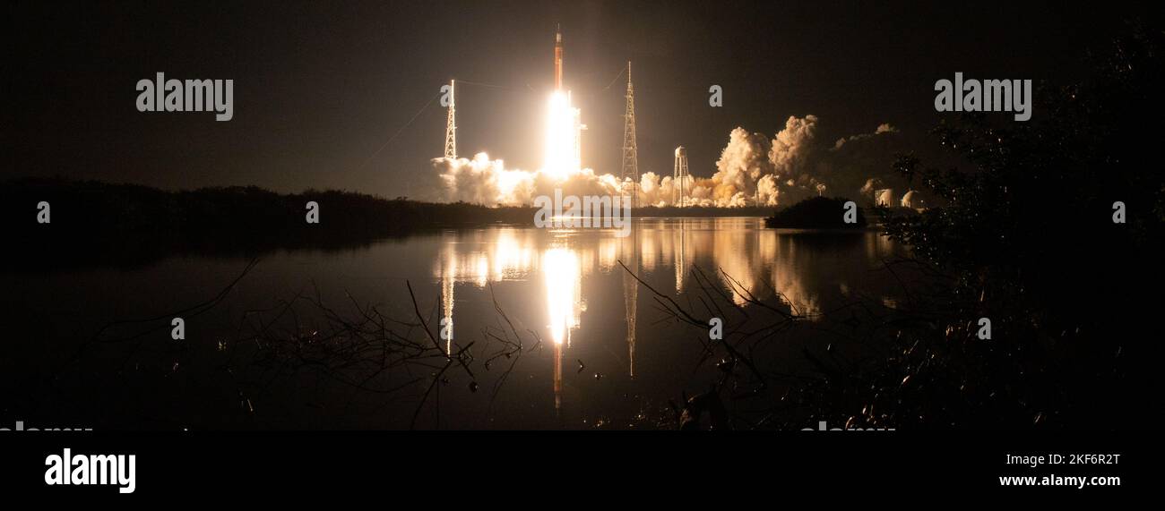 Florida, US, 16/11/2022, NASA's Space Launch System rocket carrying the Orion spacecraft ...