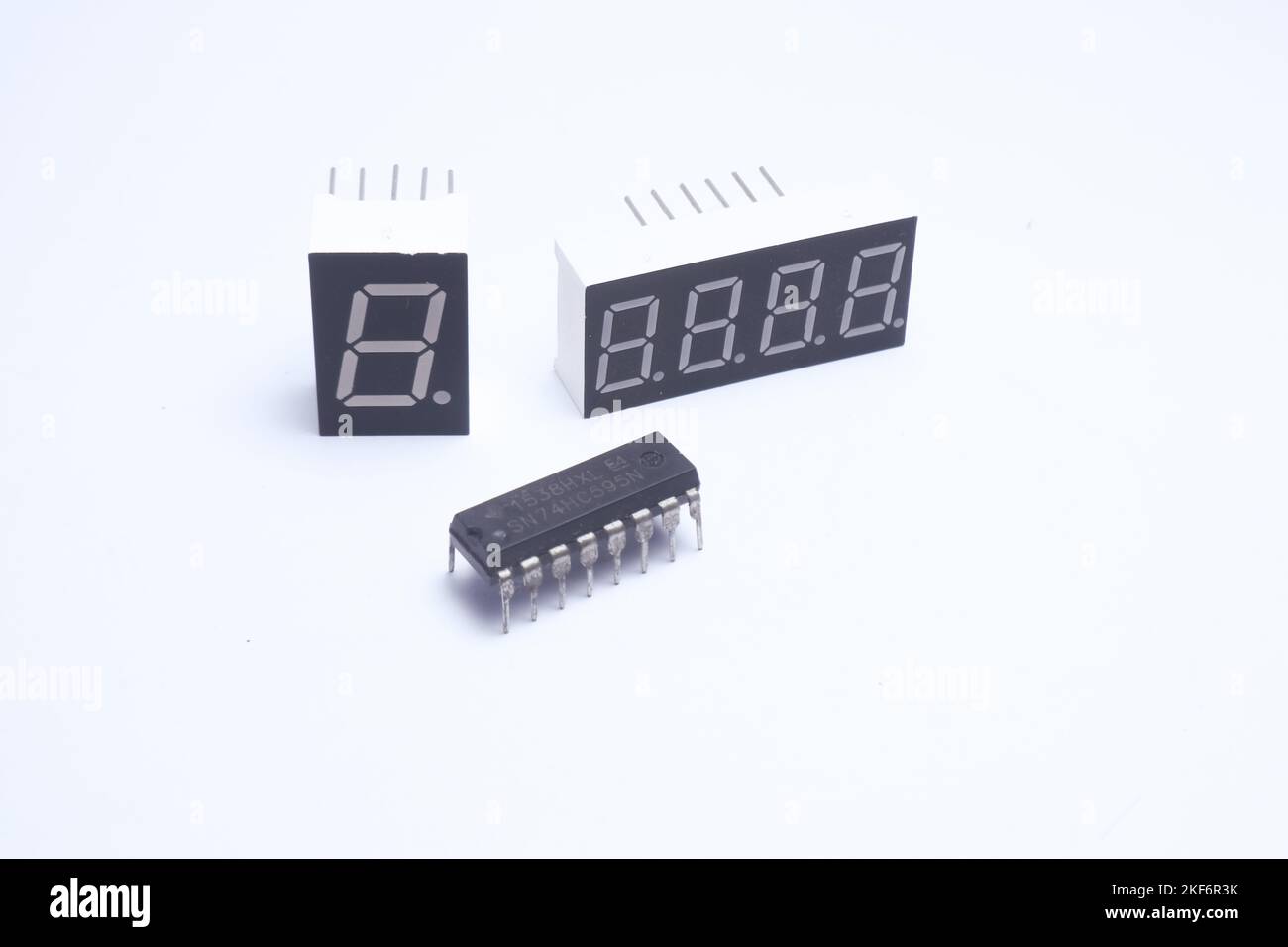 Integrated circuit SN74HC595N or 74595 with 2 7-segment modules and on ...