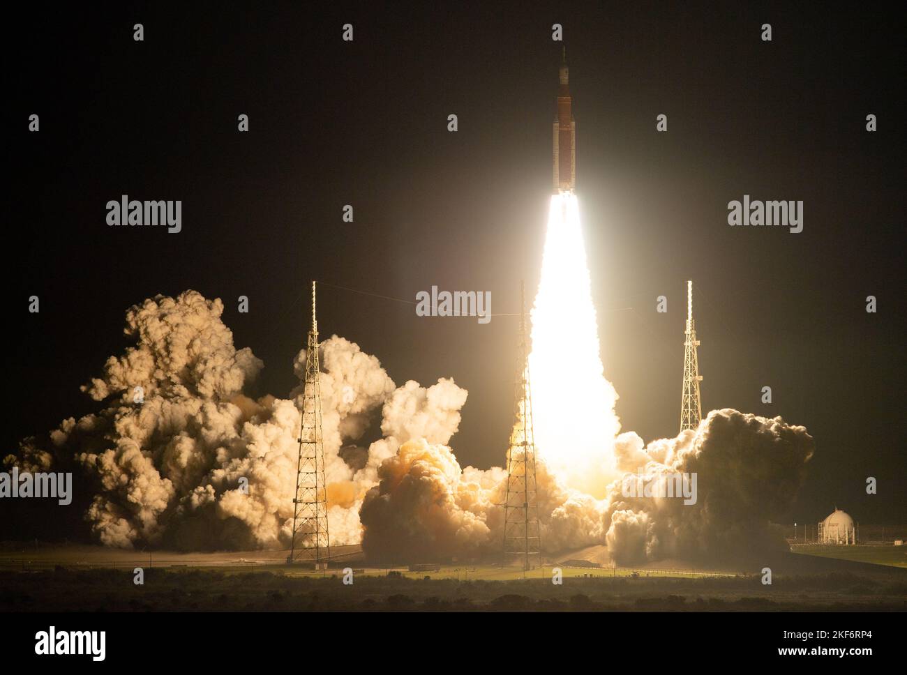 Florida, US, 16/11/2022, NASA's Space Launch System rocket carrying the Orion spacecraft ...