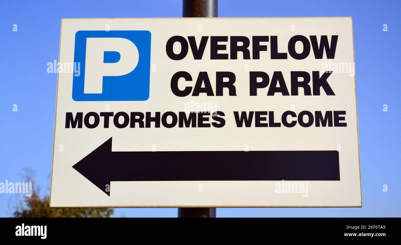 Overflow car parking sign hi-res stock photography and images - Alamy