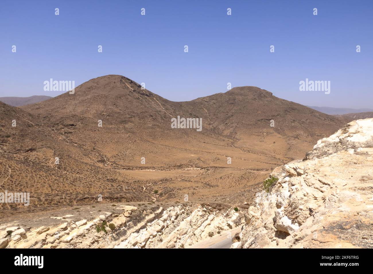 Oman Roadtrip: Deep canyons and steep roads on the highway 47 through ...