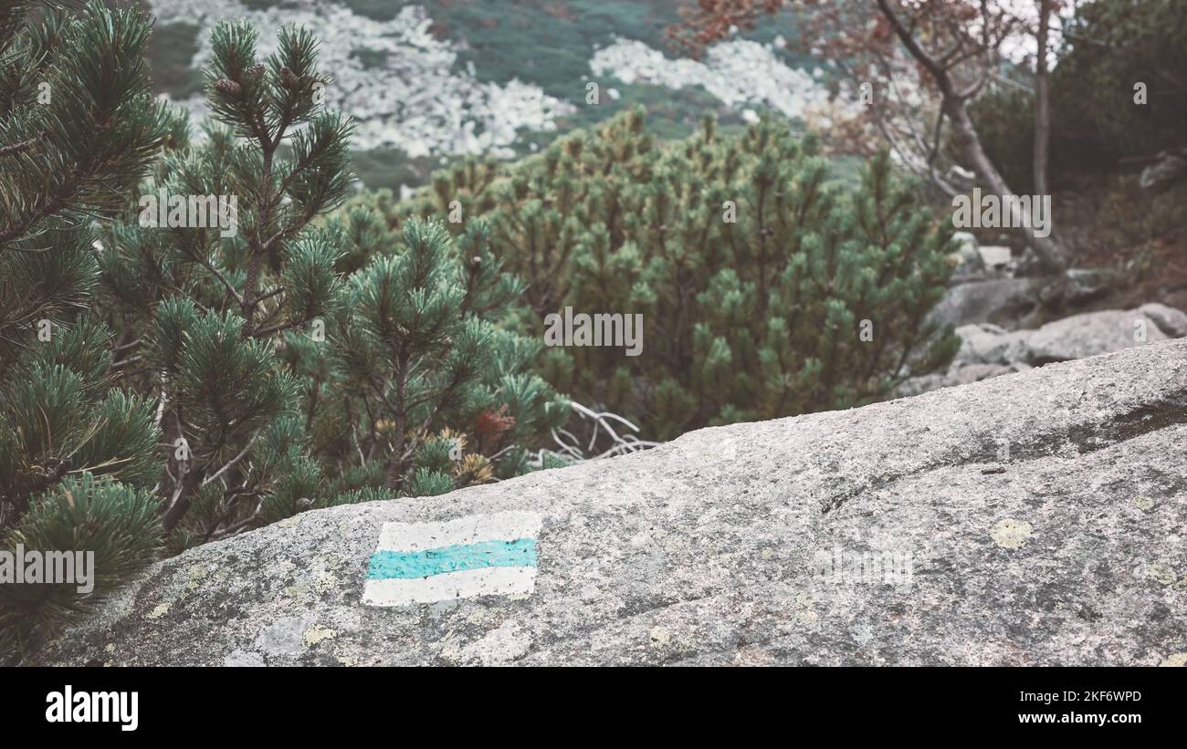 Mountain rock trail marking hi-res stock photography and images - Alamy