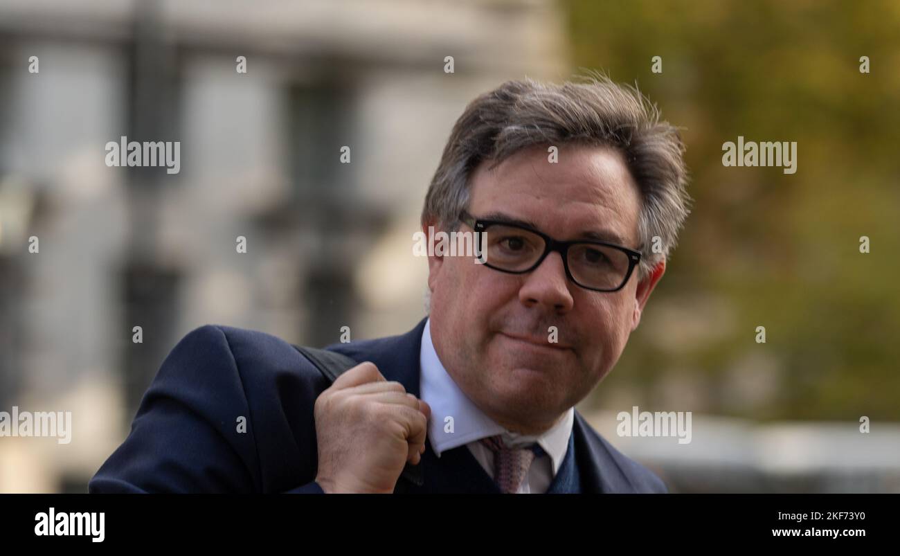London, UK. 16th Nov, 2022. Jeremy Quinn, Paymaster General, arrives at ...