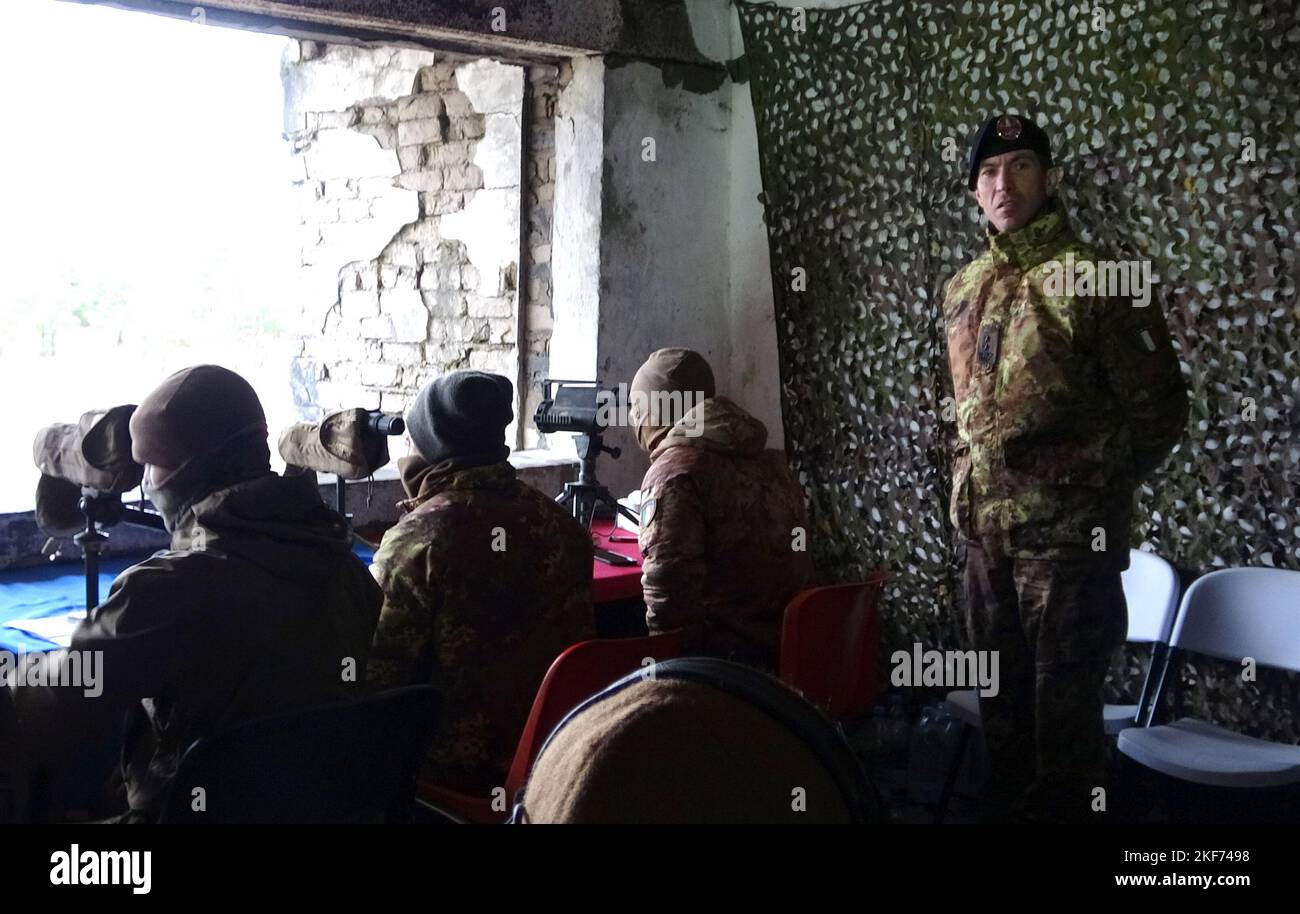 Italian soldiers take part in shooting exercises under the supervision ...
