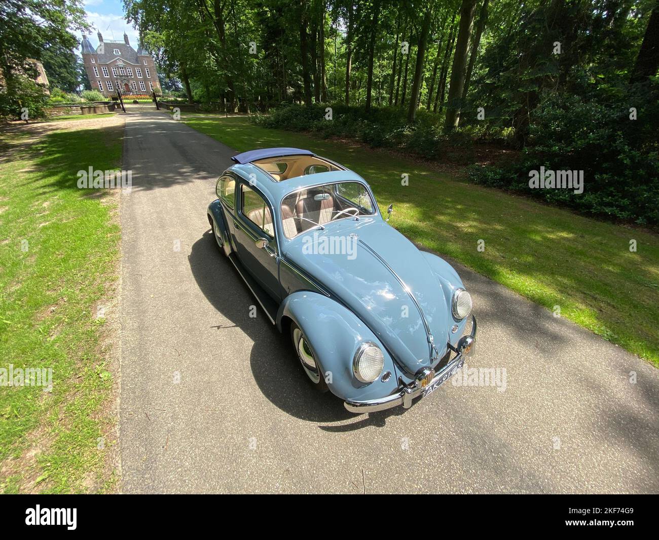 Volkswagen Beetle Ragtop type I Stock Photo - Alamy