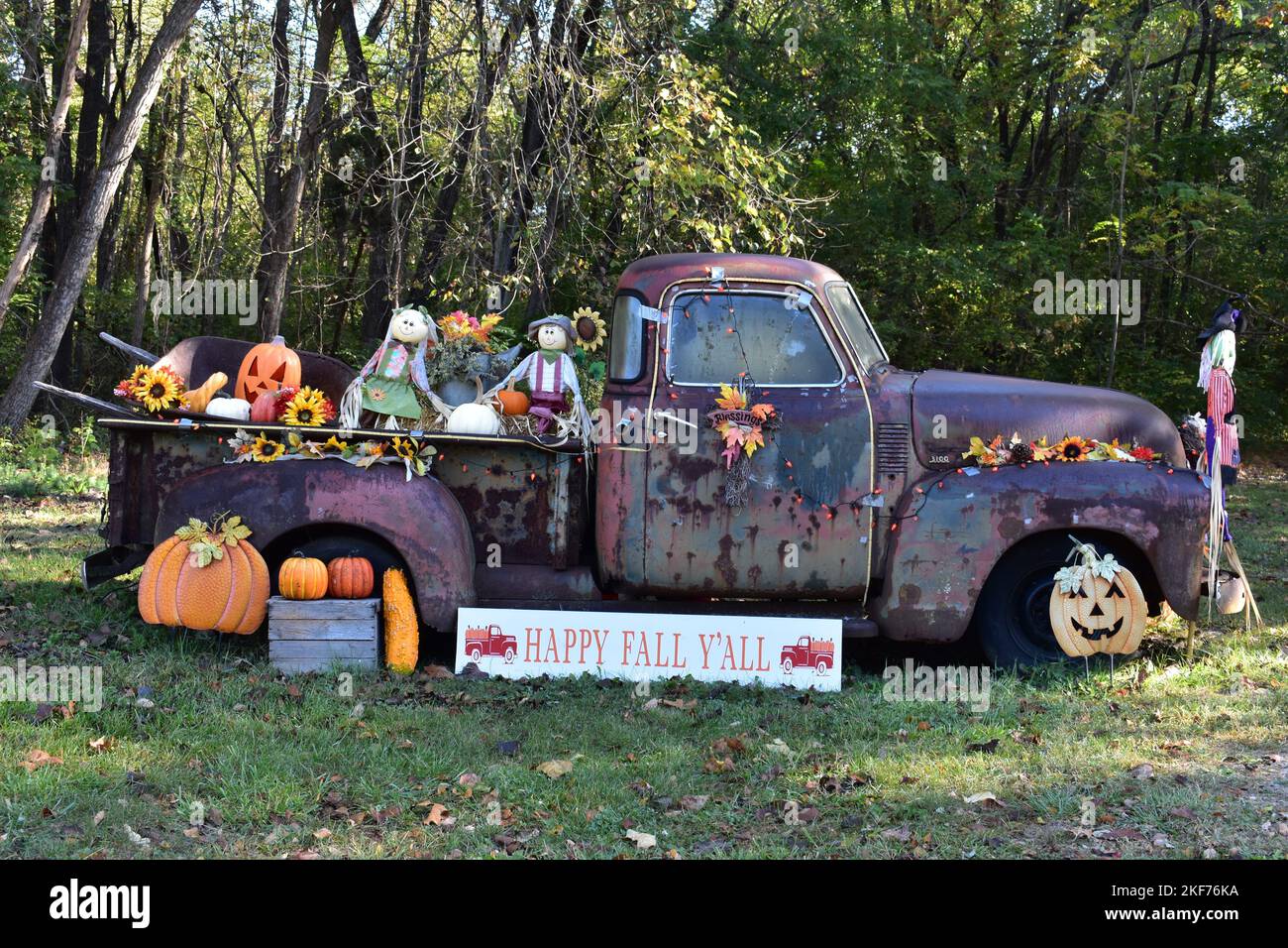 An old truck with Fall decorations and pumpkins in Shenandoah, Virginia ...