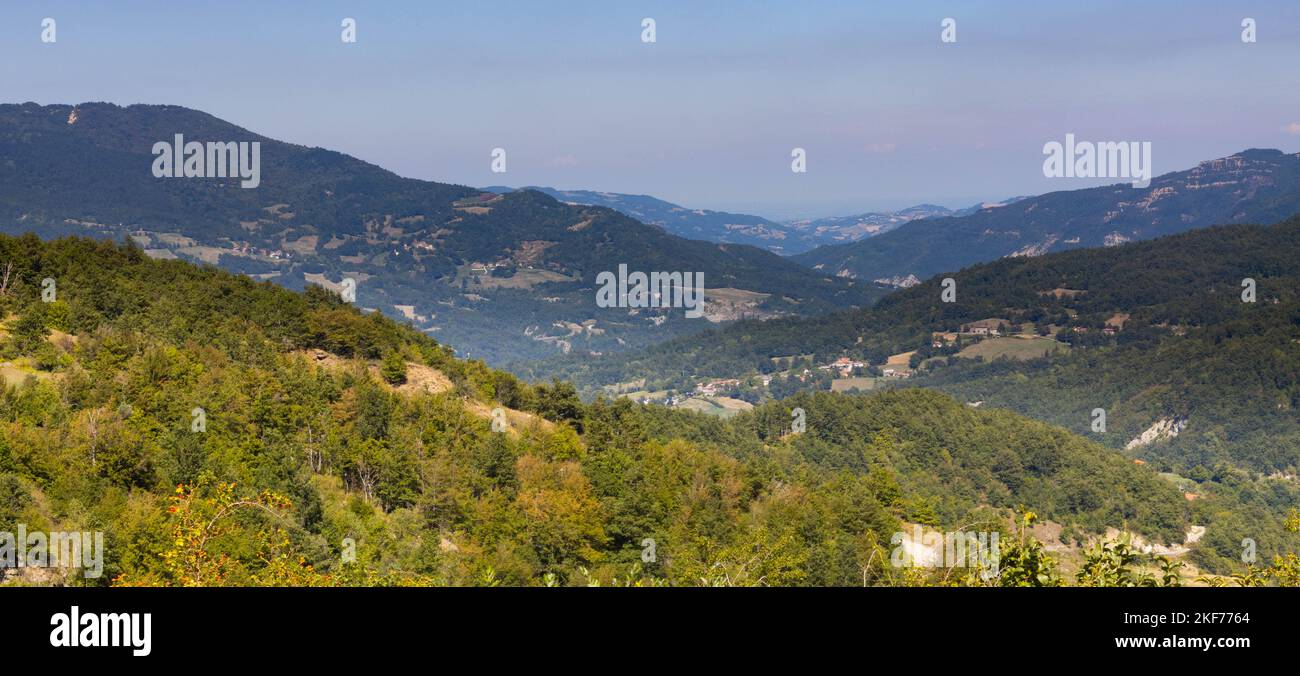 Mountain landscape of Cirone Pass, Toscano Emiliano Park in Parma ...
