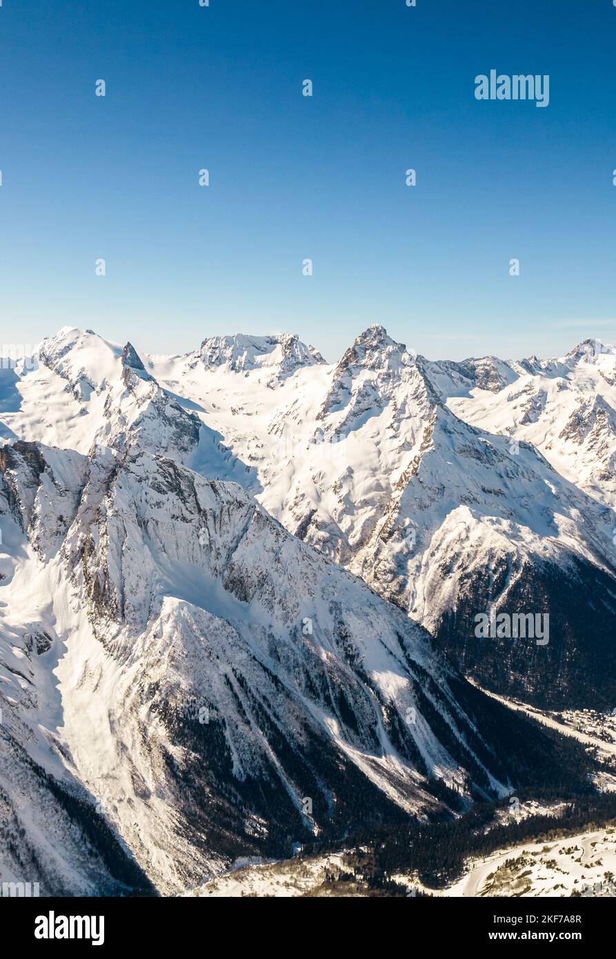 Sharp mountains hi-res stock photography and images - Alamy