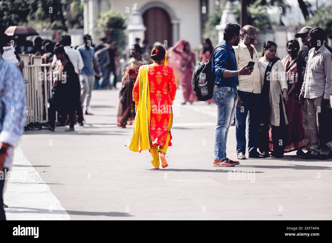 Hindu clothes hi-res stock photography and images - Alamy