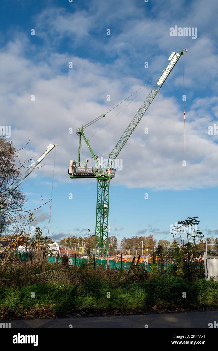 Harefield, UK. 16th November, 2022. The HS2 construction site at Broadwater Lake in Harefield ...