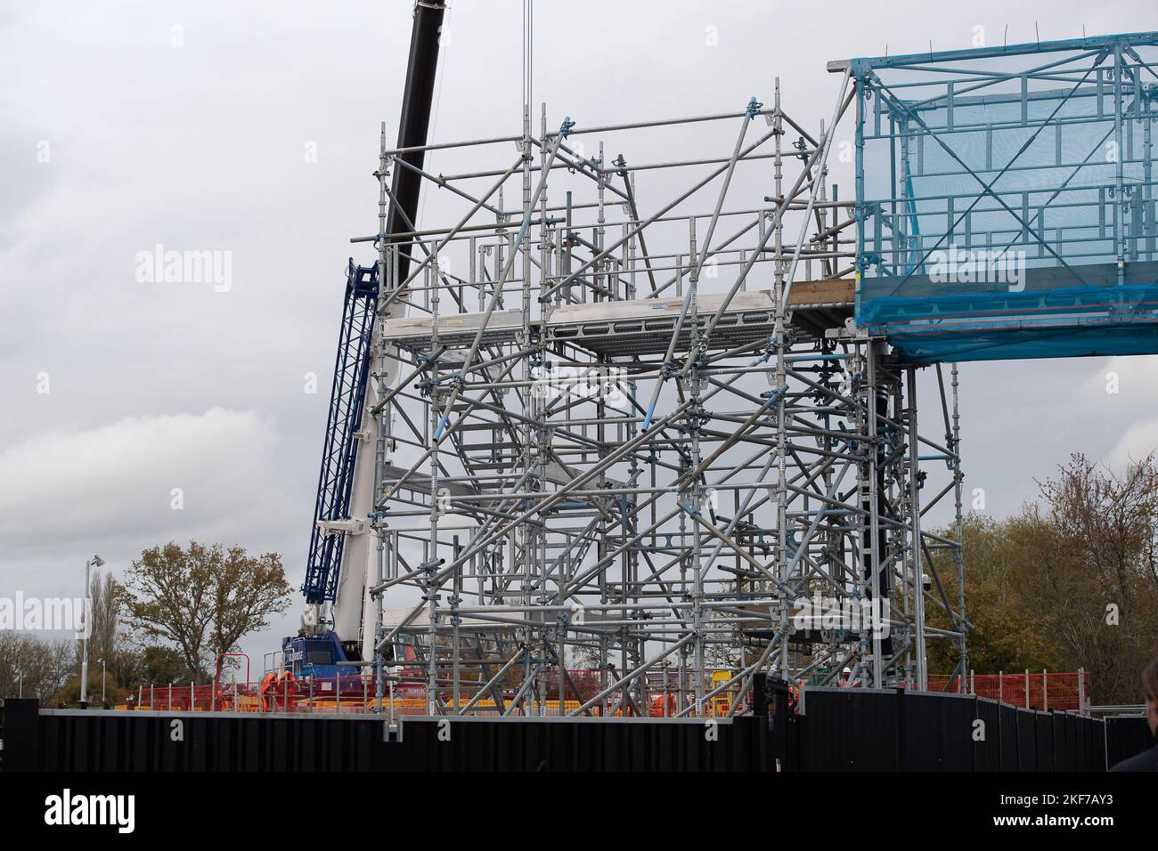 Harefield, UK. 16th November, 2022. A temporary bridge has been built by HS2 across the Grand ...