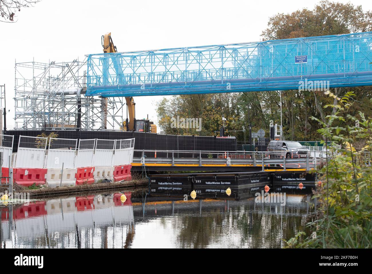 Harefield, UK. 16th November, 2022. A temporary bridge has been built by HS2 across the Grand ...