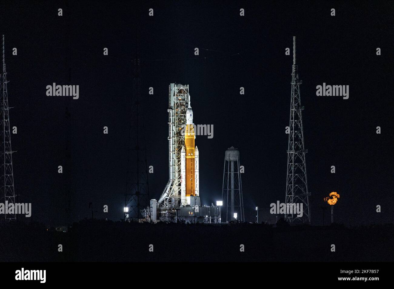 Florida, US, 16/11/2022, 2022, NASA's Space Launch System rocket lifts ...