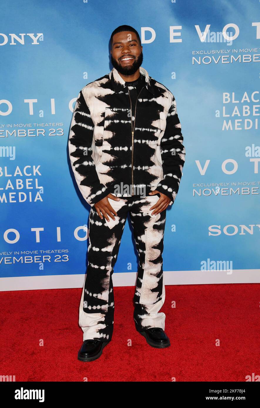 LOS ANGELES, CALIFORNIA - NOVEMBER 15: Khalid attends the Los Angeles ...