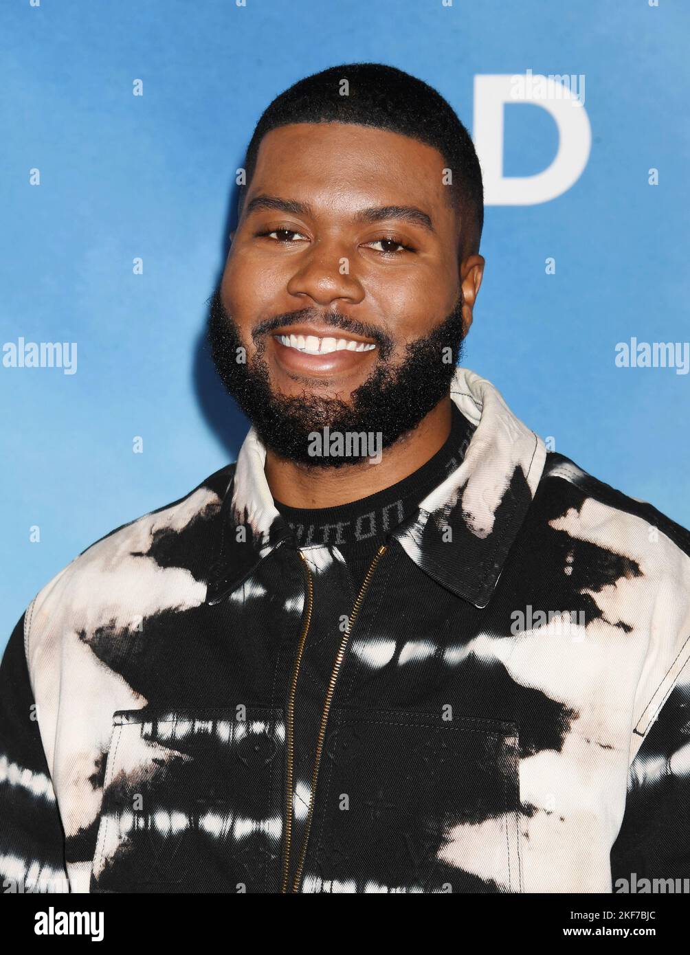LOS ANGELES, CALIFORNIA - NOVEMBER 15: Khalid attends the Los Angeles ...
