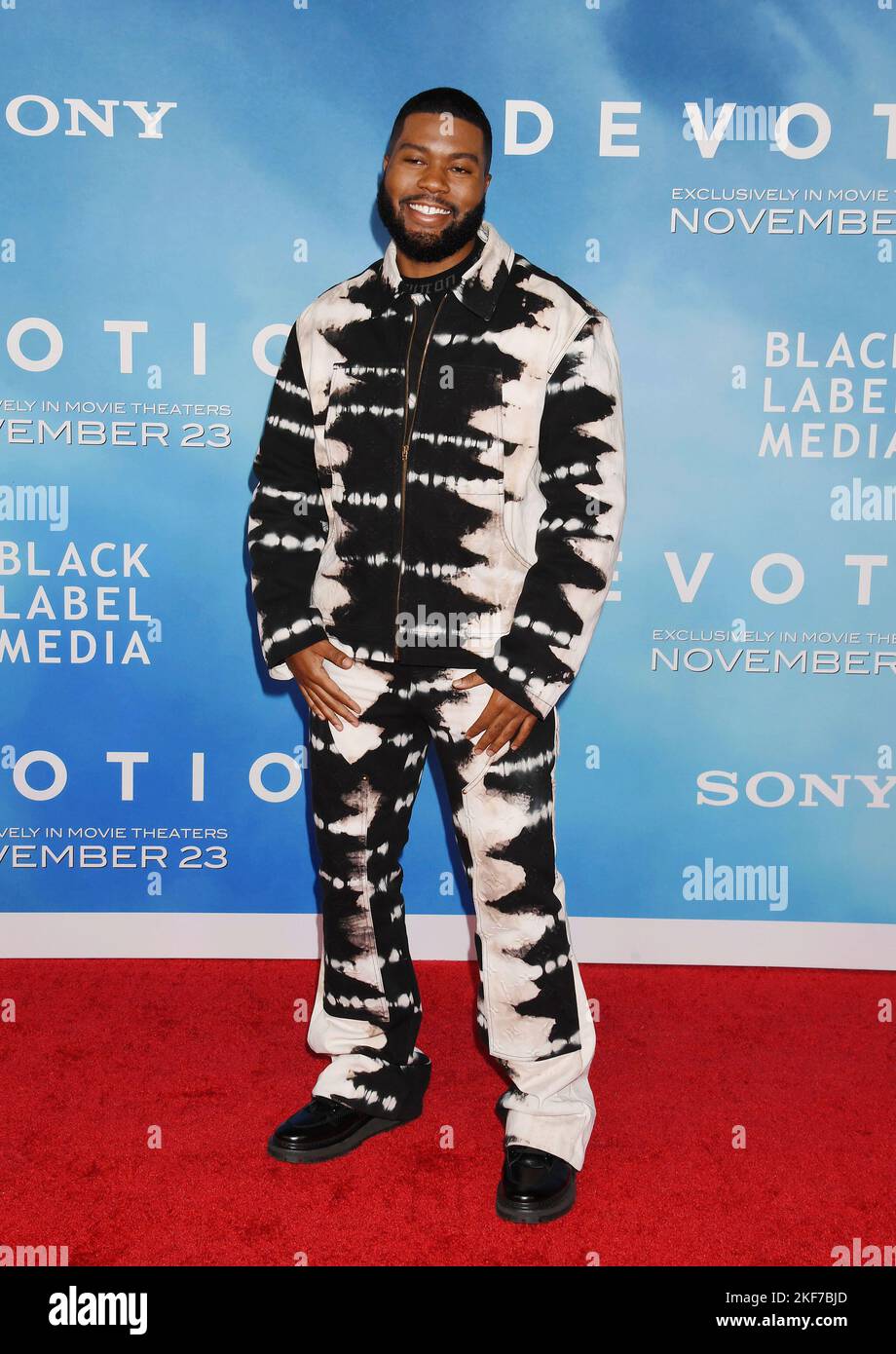 LOS ANGELES, CALIFORNIA - NOVEMBER 15: Khalid attends the Los Angeles ...