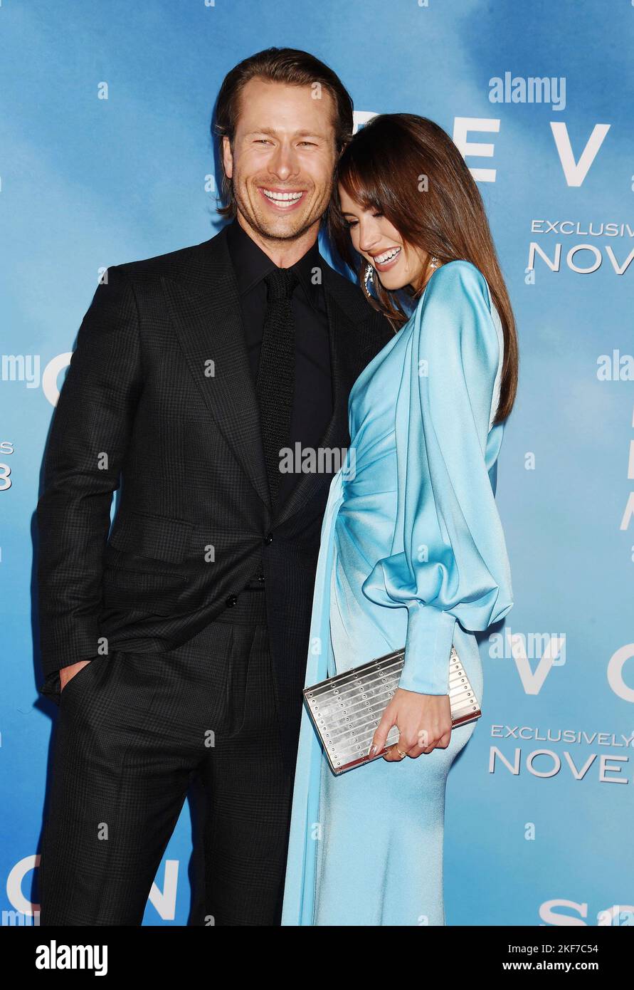 LOS ANGELES, CALIFORNIA - NOVEMBER 15: (L-R) Glen Powell and Gigi Paris ...