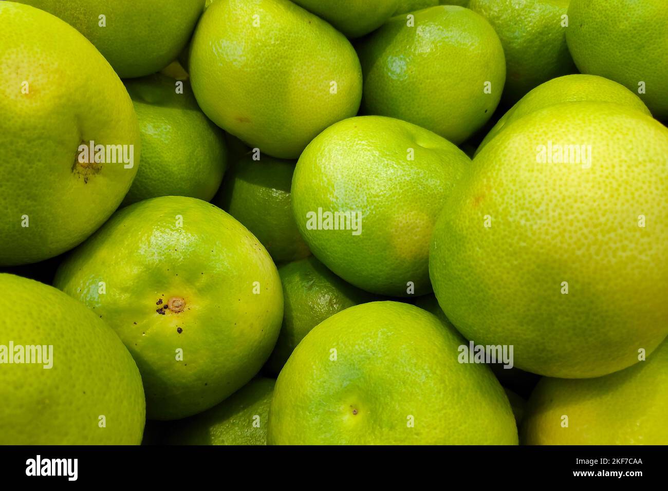 Pomelos hi-res stock photography and images - Alamy