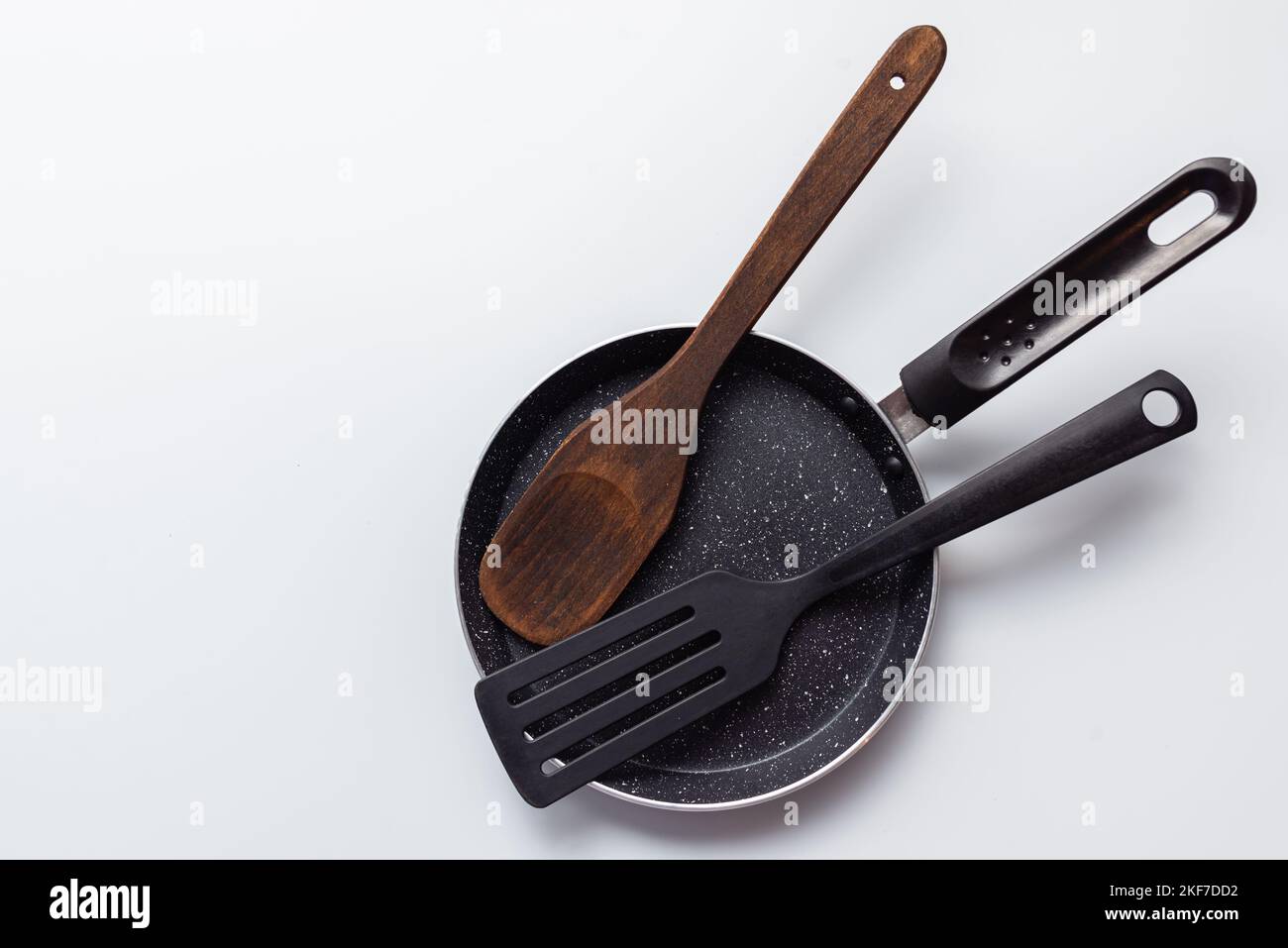 Spatula pan cooking pot hi-res stock photography and images - Alamy