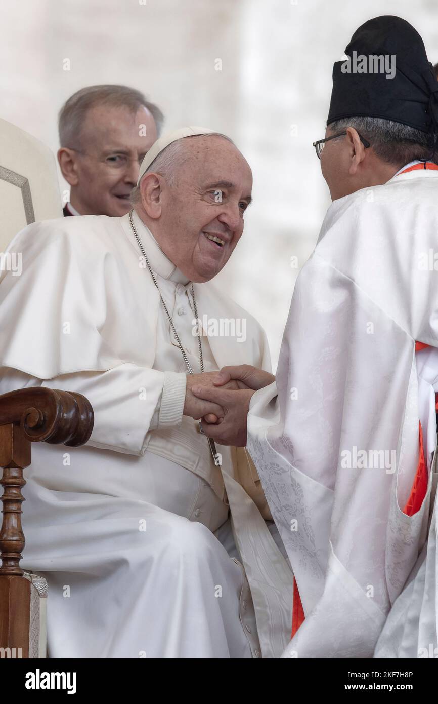 Vatican City, Vatican, 16 November, 2022. Pope Francis greets a ...