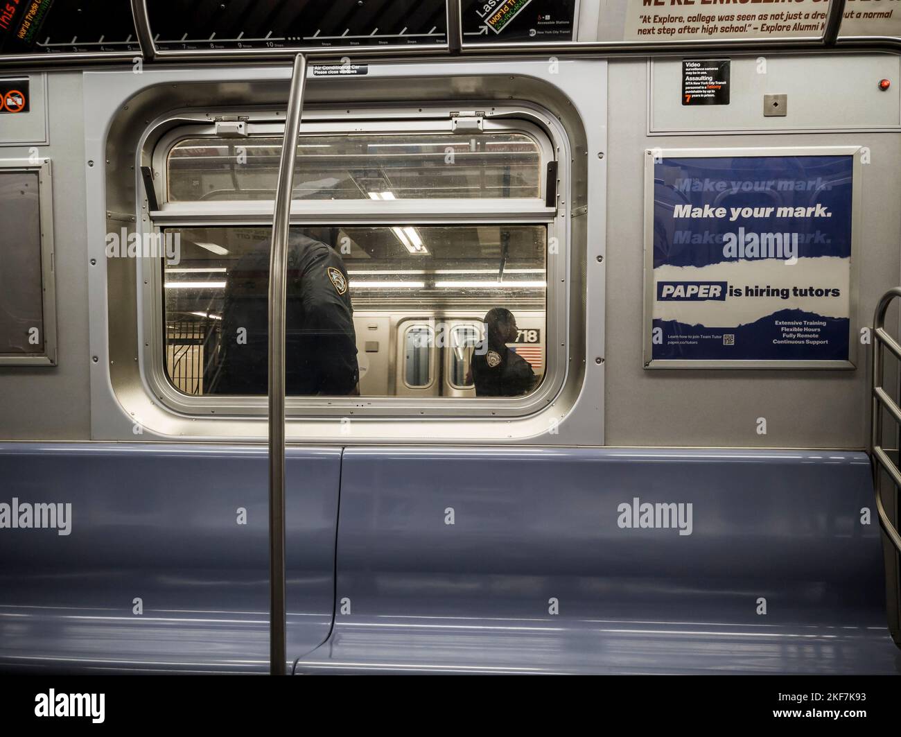 World trade center chamber street station hi-res stock photography and ...